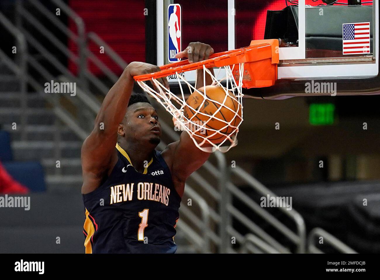 New Orleans Pelicans forward Zion Williamson (1) slam dunks the ball against the Toronto Raptors ...