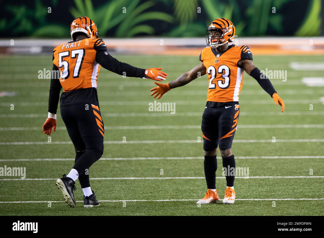 Cincinnati Bengals linebacker Germaine Pratt (57) and cornerback Darius ...