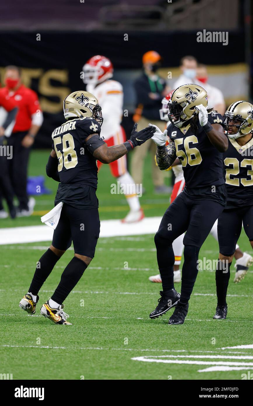 New Orleans Saints outside linebacker Kwon Alexander (58) and outside ...