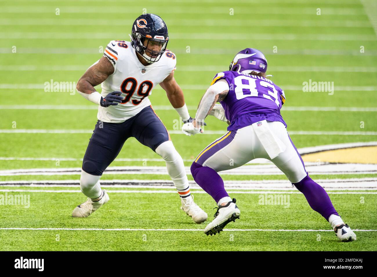 Chicago Bears linebacker Trevis Gipson (99) in action against Minnesota ...