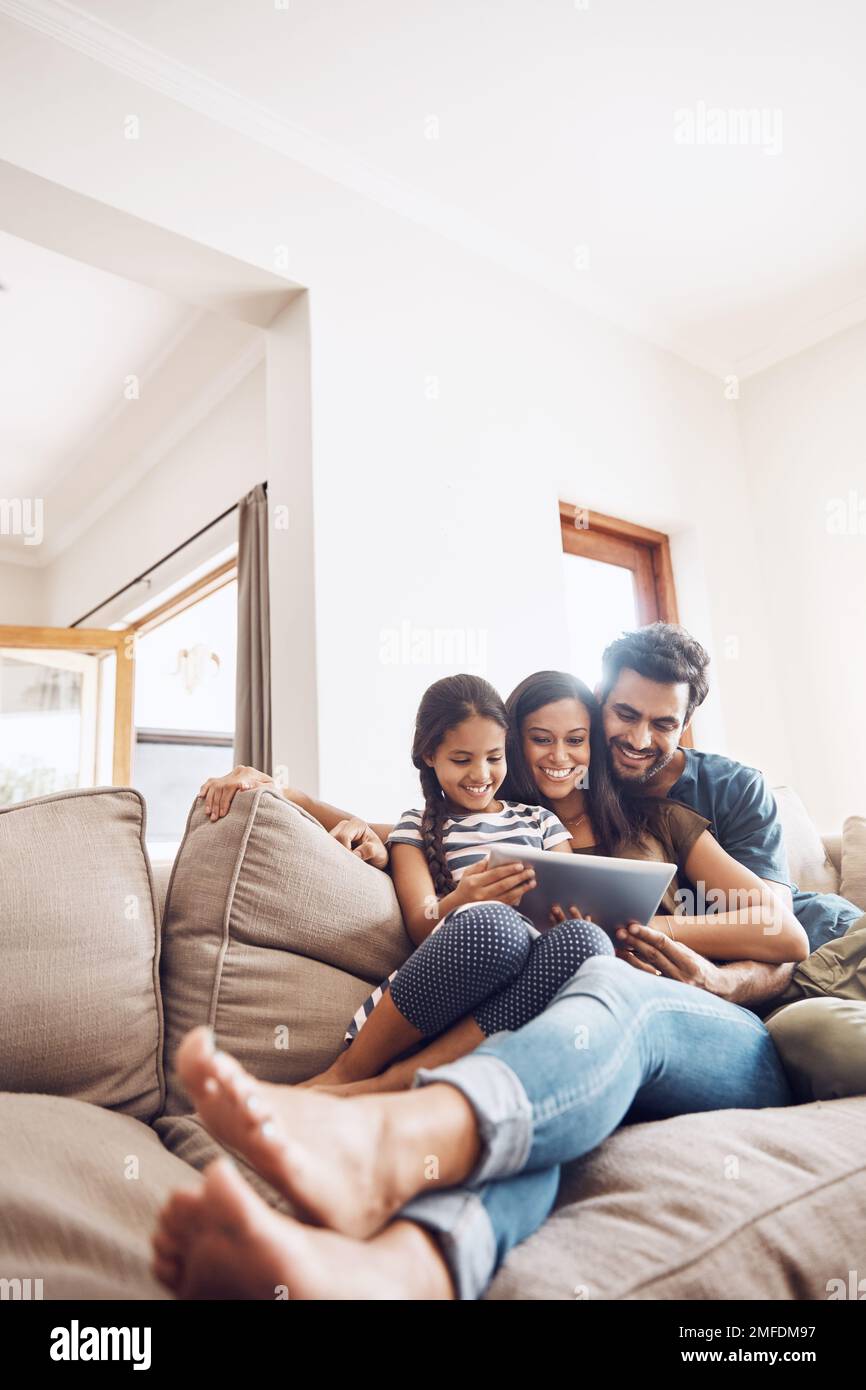 Family smart technology home hi-res stock photography and images - Alamy