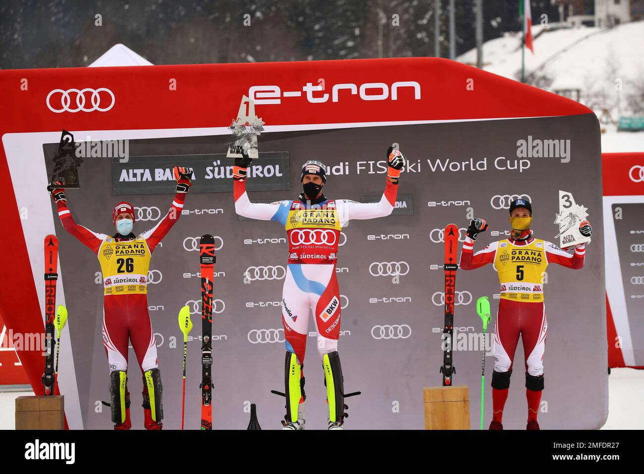 Switzerland's Ramon Zenhaeusern, center, winner, celebrates on the ...