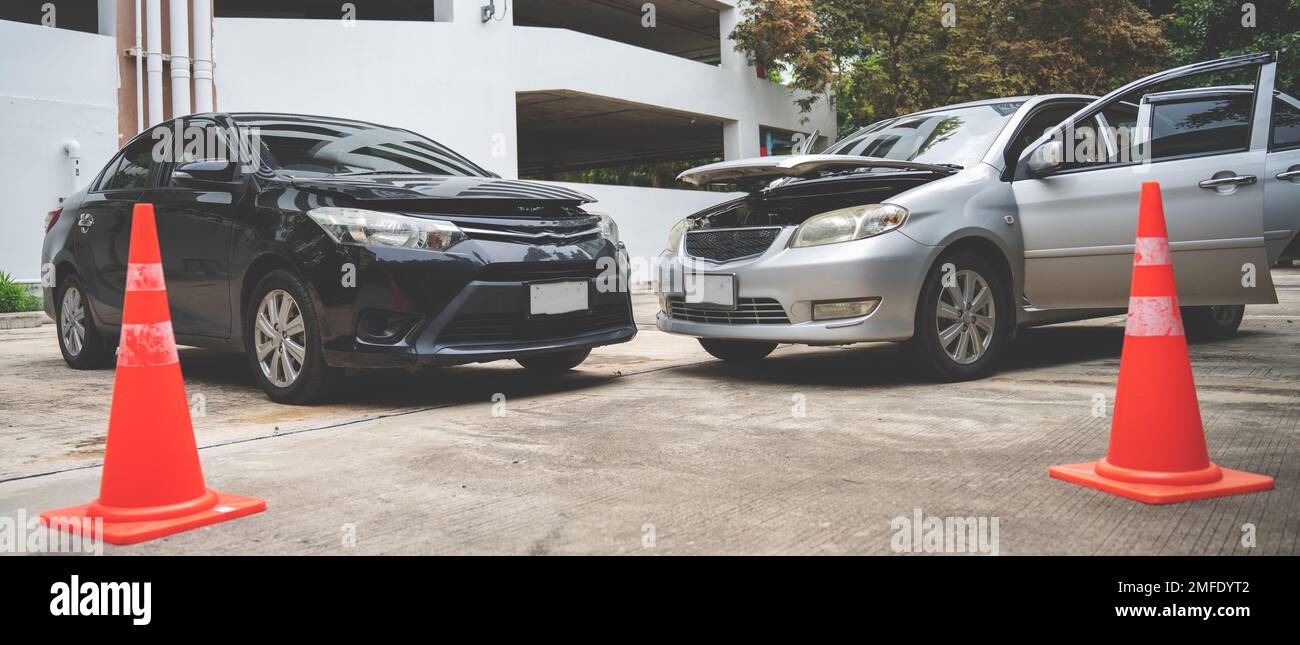 Two cars crash accident hi-res stock photography and images - Alamy