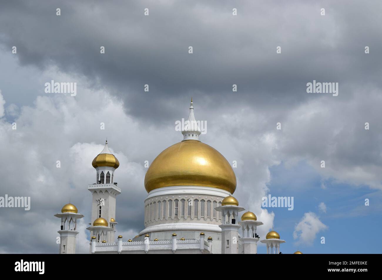 Omar Ali Saiffuddien Mosque in Brunei capital city on blue sky ...