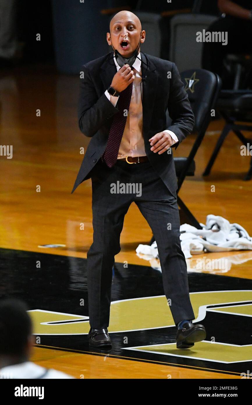 Vanderbilt head coach Jerry Stackhouse shouts to players during an NCAA ...