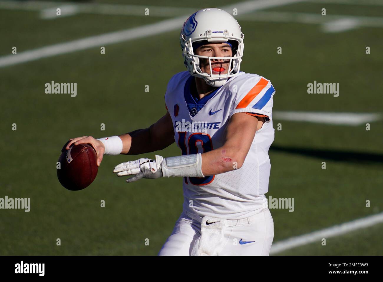Boise State quarterback Hank Bachmeier (19) plays against San Jose ...