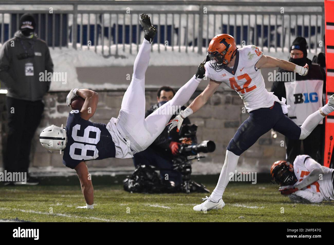 Penn State tight end Brenton Strange (86) scores a third quarter ...