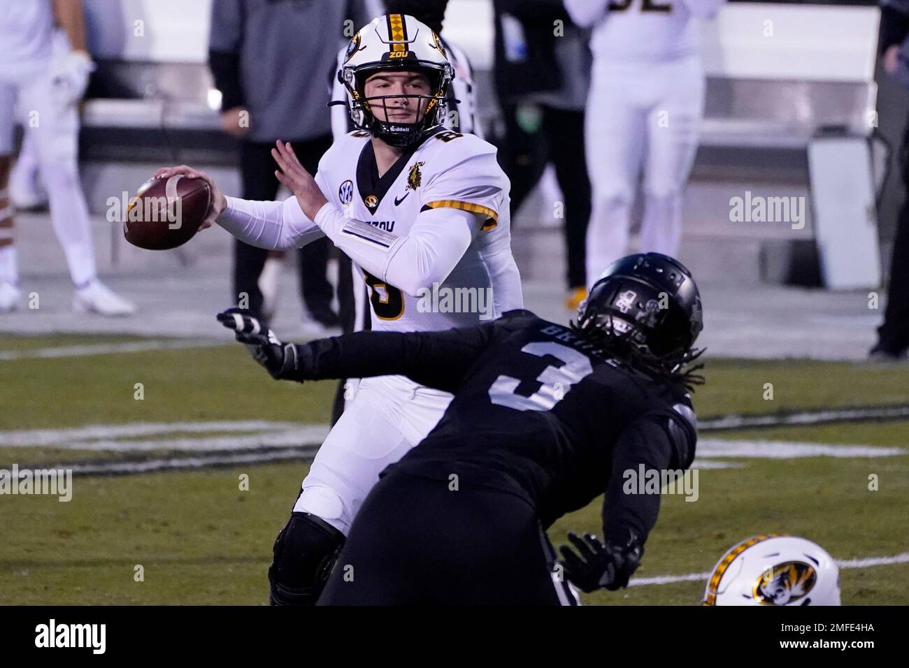 Missouri quarterback Connor Bazelak (8) sets up to pass as Mississippi ...