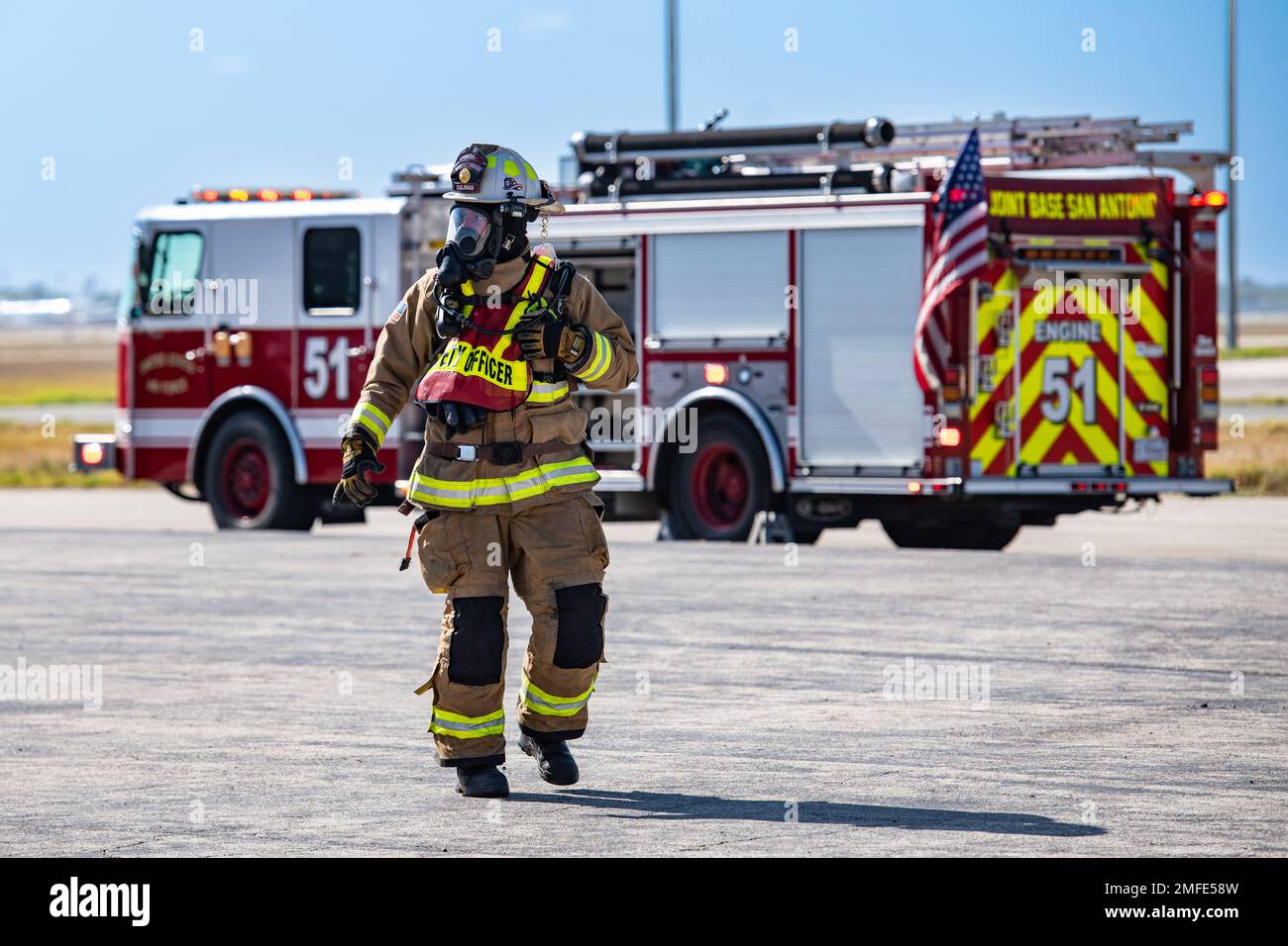 Chief emergency operations officer hi-res stock photography and images ...