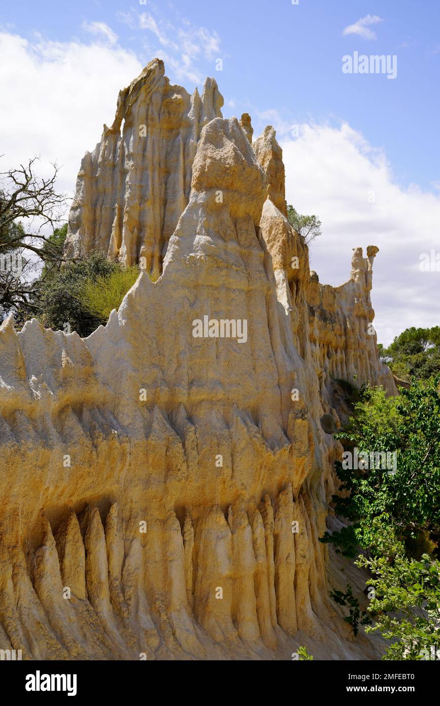 Les orgues d'Ille sur Tet natural Organs of Ille-sur-Têt fairy stones ...