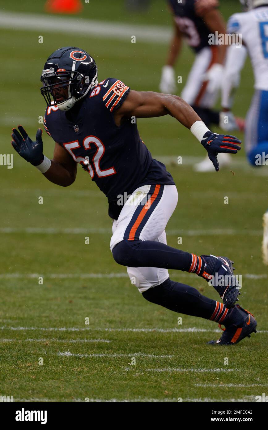 Chicago Bears outside linebacker Khalil Mack (52) rushes in against the ...