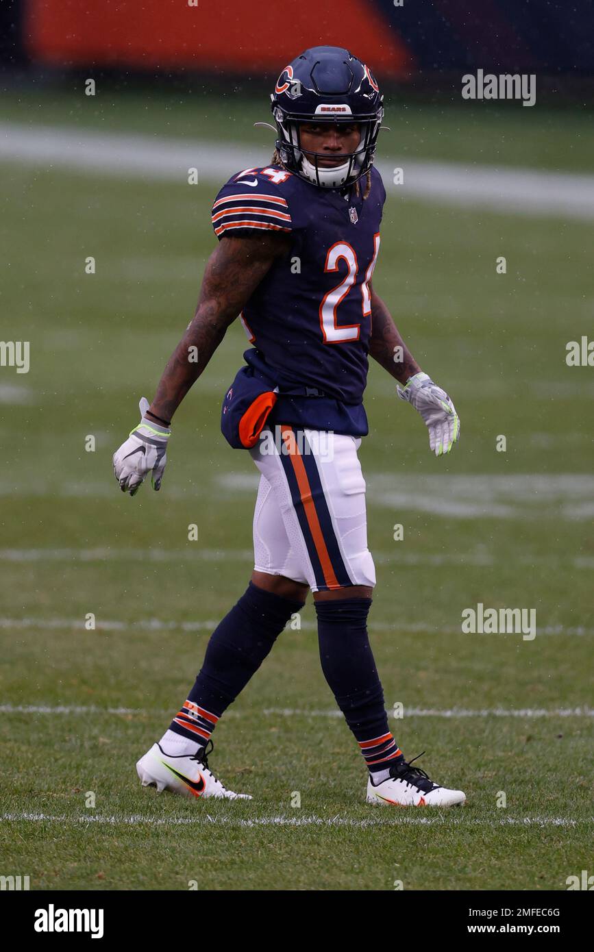 Chicago Bears cornerback Buster Skrine (24) lines-up against the ...
