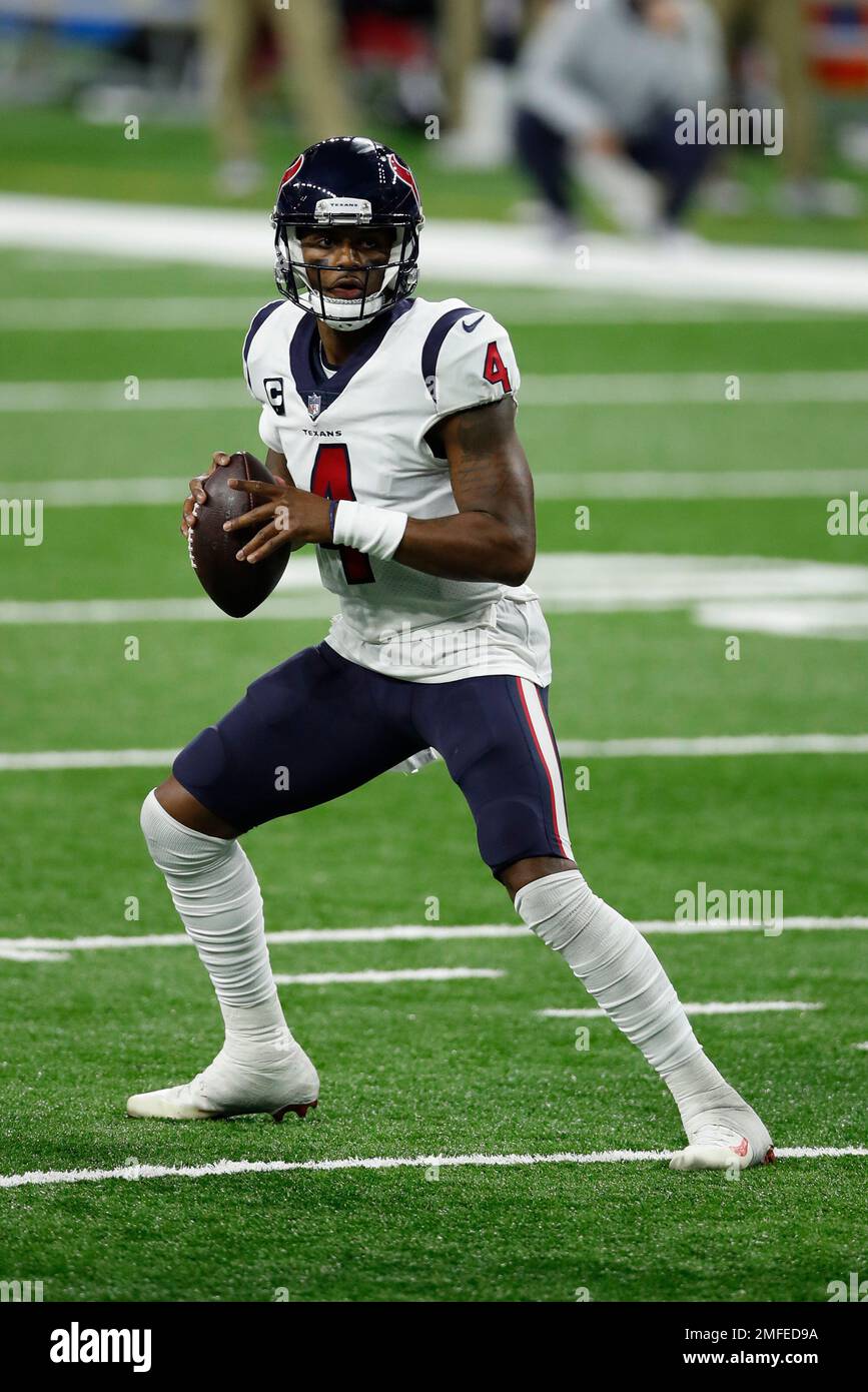 Houston Texans quarterback Deshaun Watson (4) looks to throw a pass ...