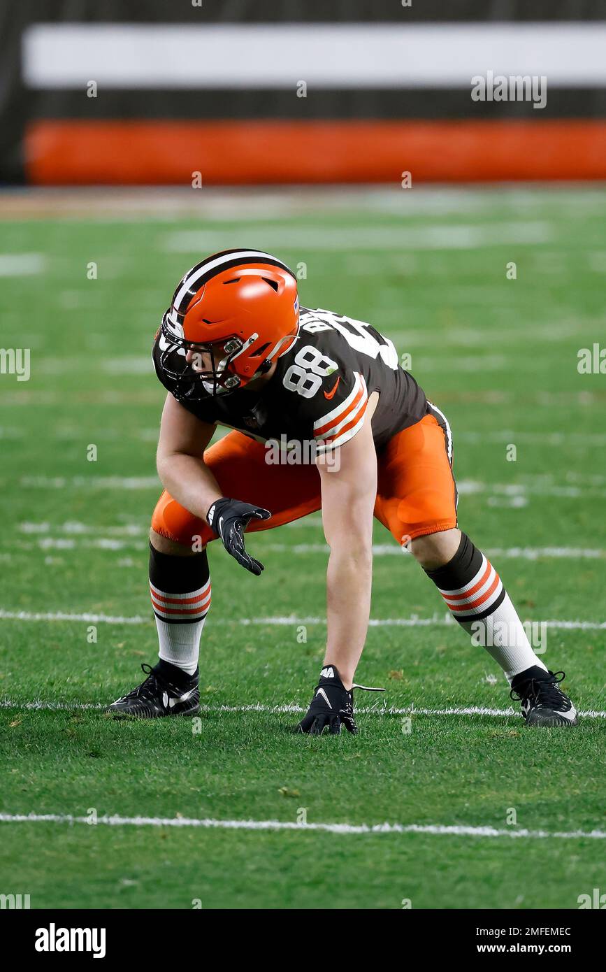 Cleveland Browns tight end Harrison Bryant (88) lines up for a play ...