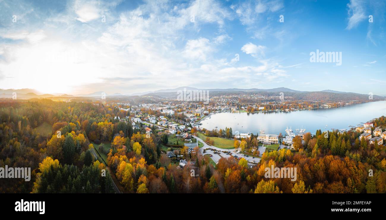 Bay of Velden at the Lake Wörthersee in the Carinthia (Kärnten) region ...