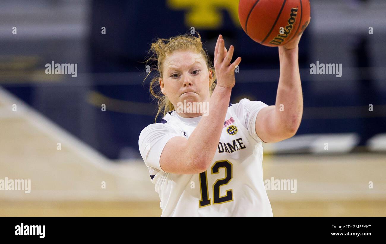 Notre Dame's Abby Prohaska (12) passes the ball during an NCAA ...