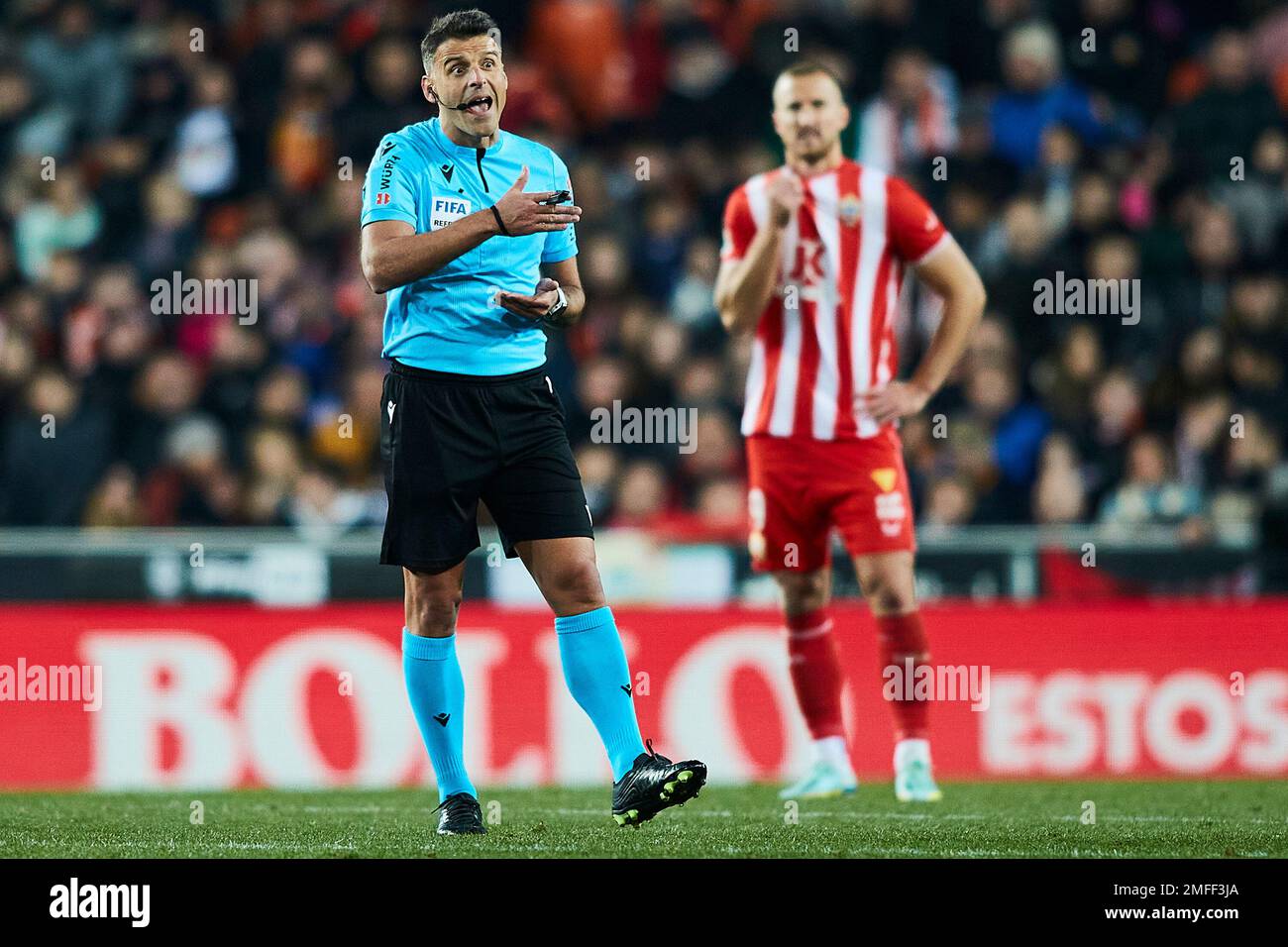 Referee Gil Manzano in action Stock Photo - Alamy