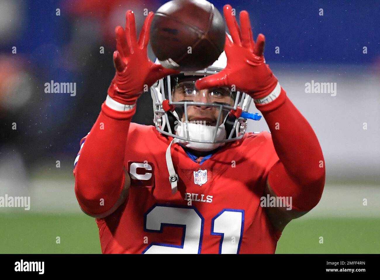Buffalo Bills free safety Jordan Poyer (21) warms up before an NFL ...