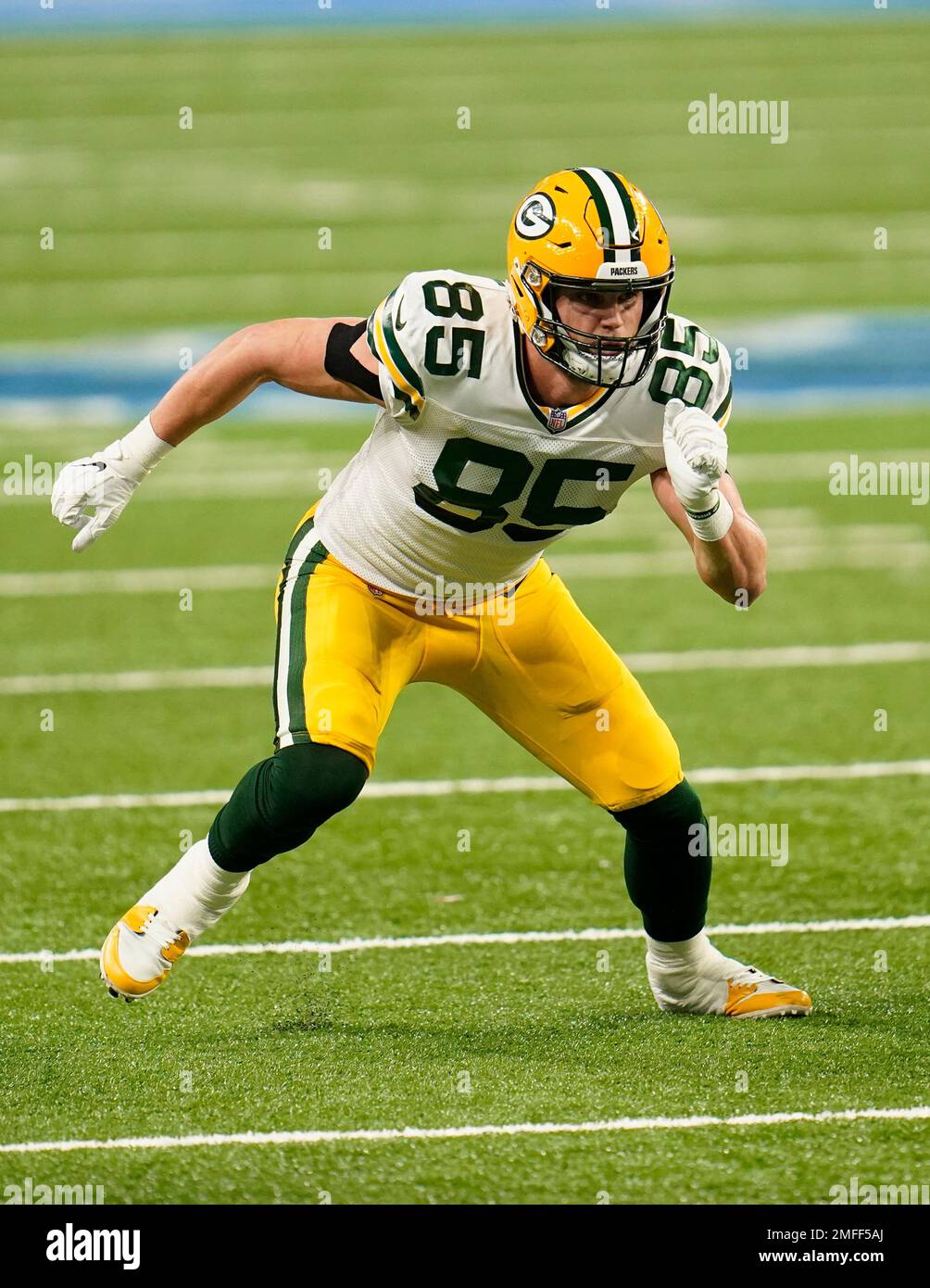 Green Bay Packers tight end Robert Tonyan plays during the second half ...