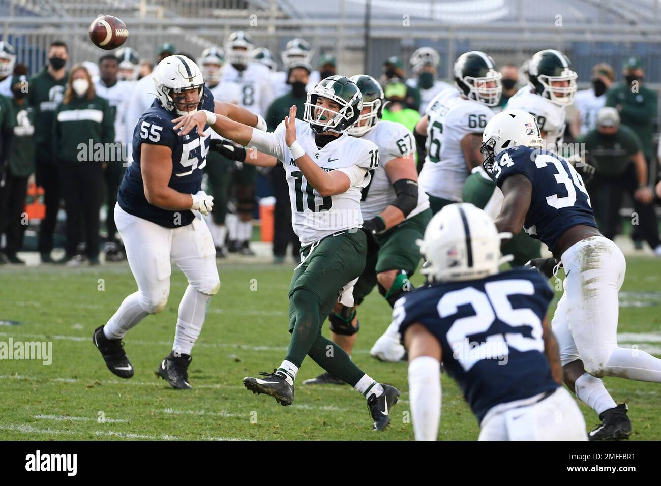 Michigan State quarterback Payton Thorne (10) passes against Penn State ...