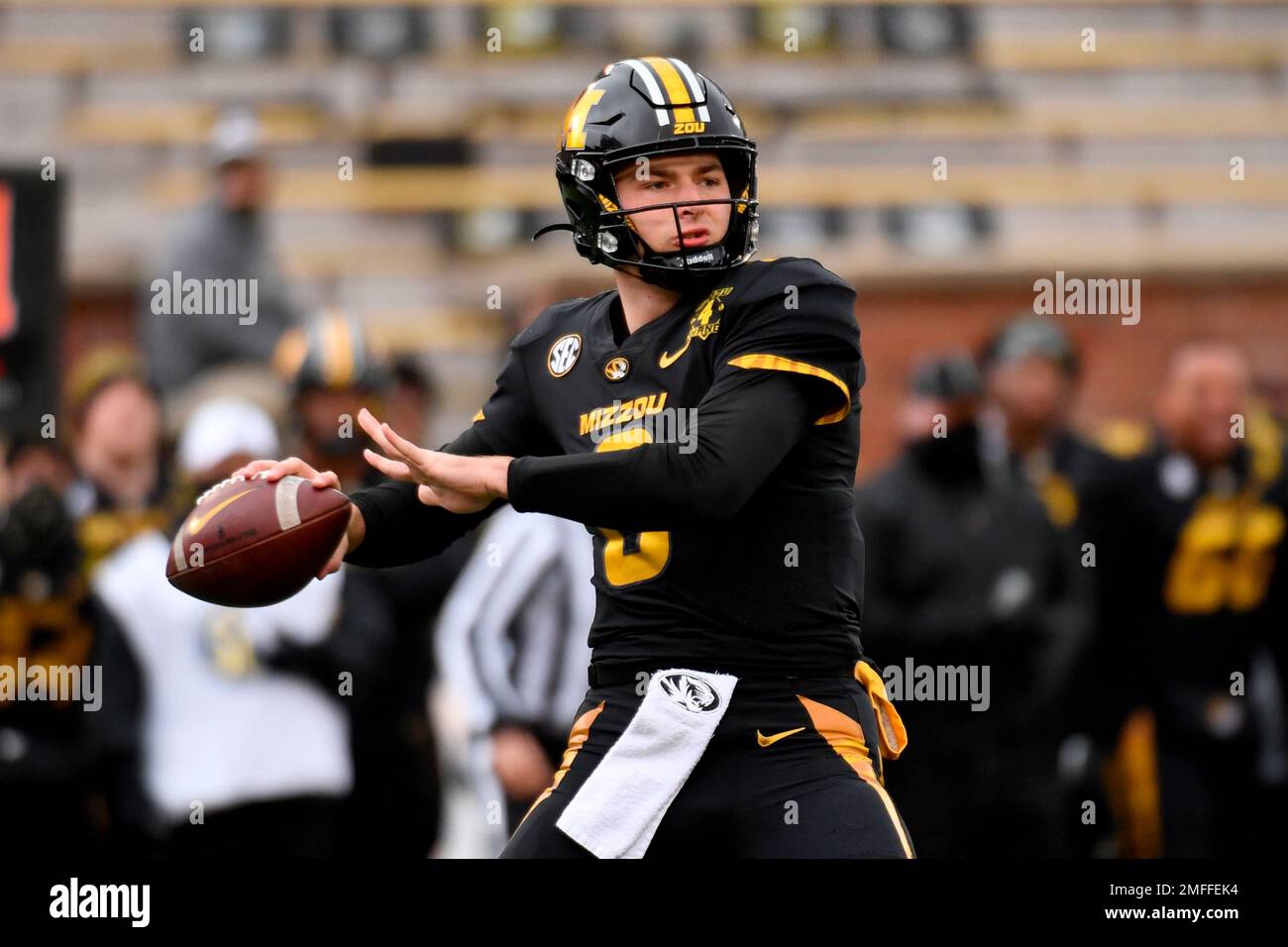 Missouri quarterback Connor Bazelak throws during the first half of an ...