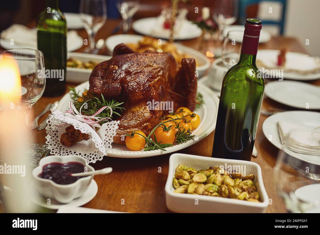 Feast table hi-res stock photography and images - Alamy