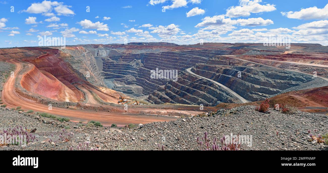 Superpit gold mine hi-res stock photography and images - Alamy