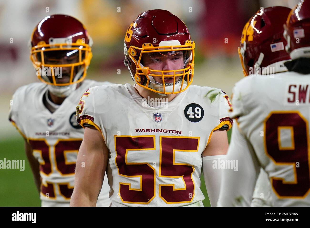 Washington Football Team linebacker Cole Holcomb (55) plays in an NFL ...