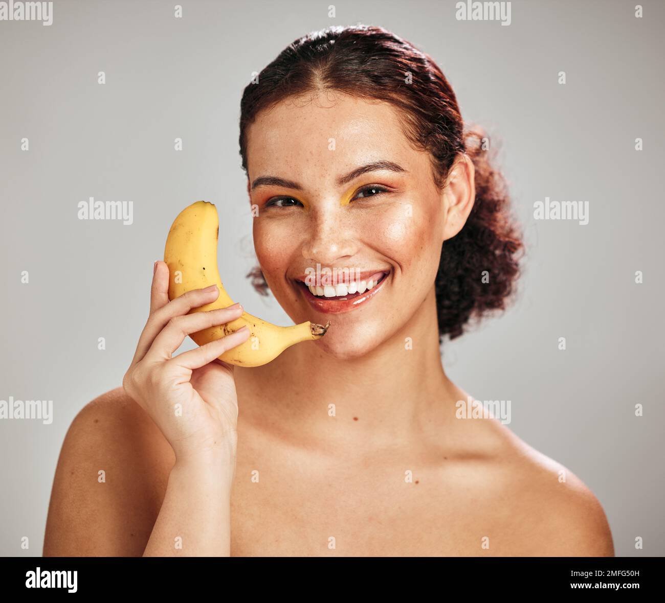 Glow fruit hi-res stock photography and images - Alamy