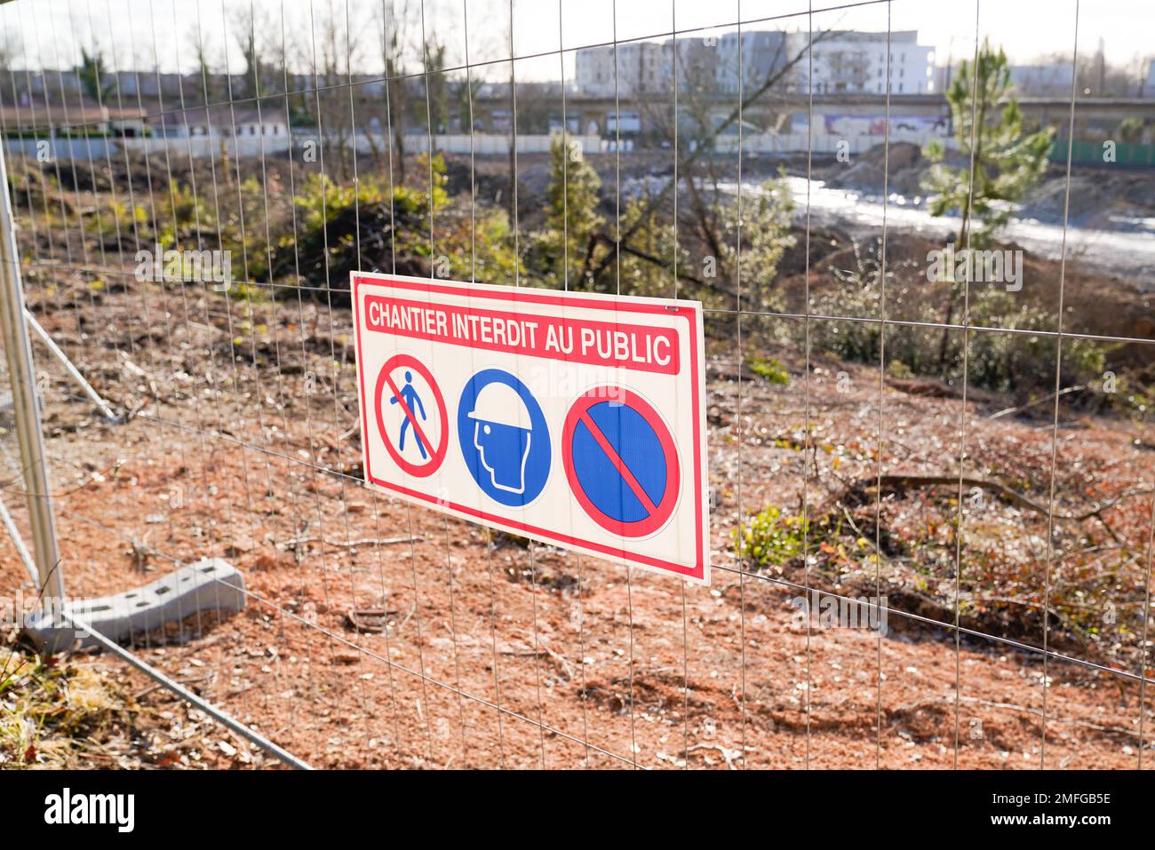 civil engineering security construction panel in french text means ...