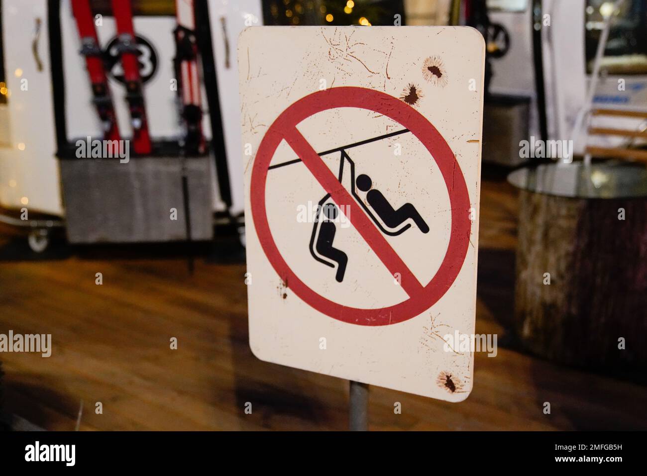 Bounce snow hi-res stock photography and images - Alamy