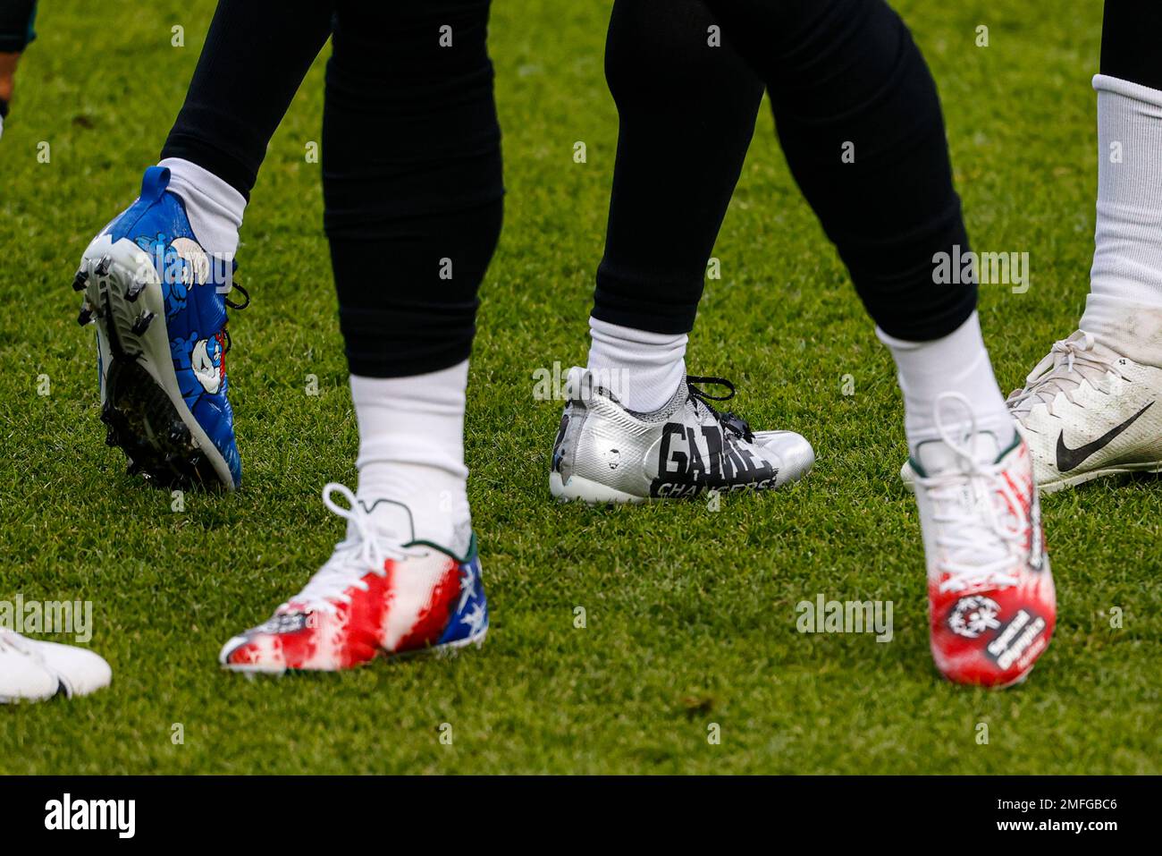 Philadelphia Eagles players before an NFL football game, Sunday, Dec 6 ...