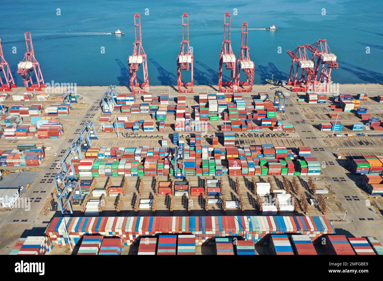 LIANYUNGANG, CHINA - JANUARY 25, 2023 - Aerial photo shows the ...