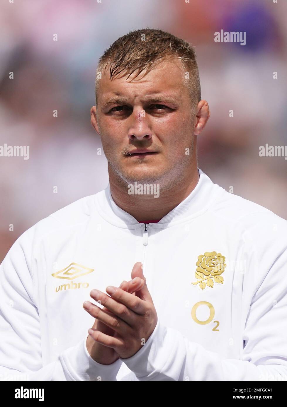 Closes on deal hi-res stock photography and images - Alamy