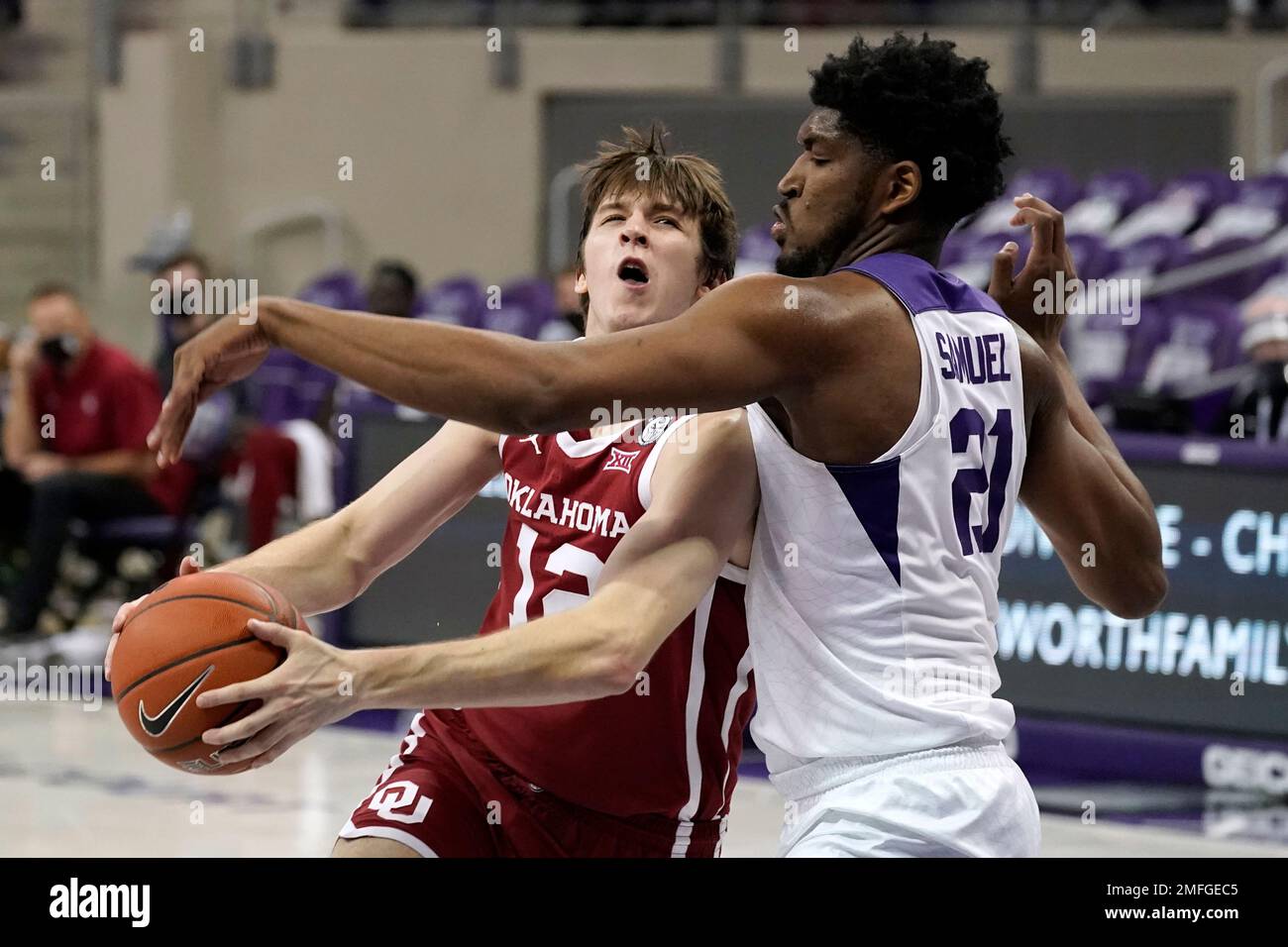 Oklahoma guard Austin Reaves (12) drives to the basket against TCU ...