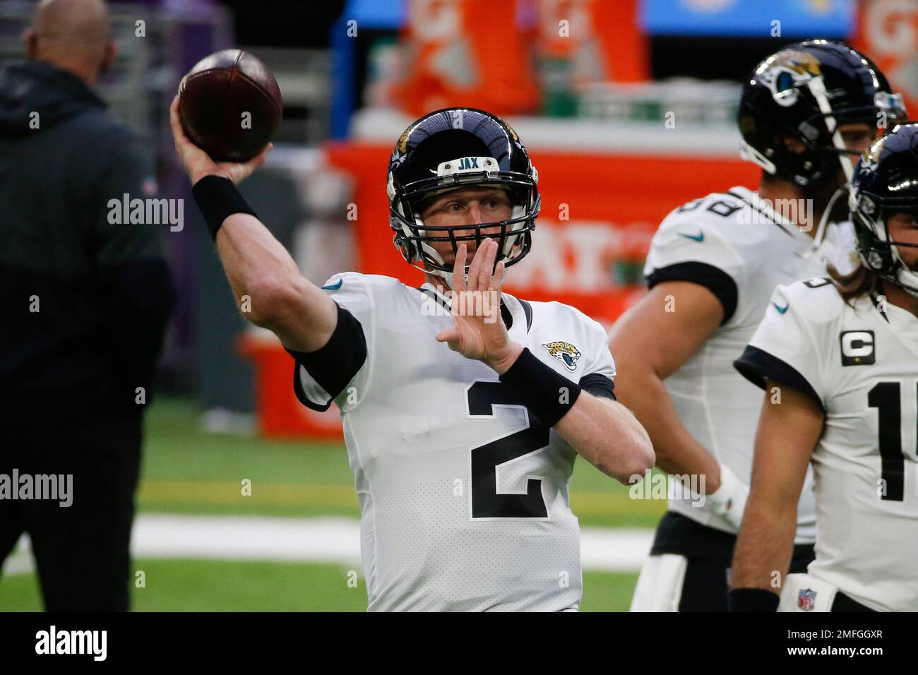 Jacksonville Jaguars quarterback Mike Glennon warms up before an NFL ...