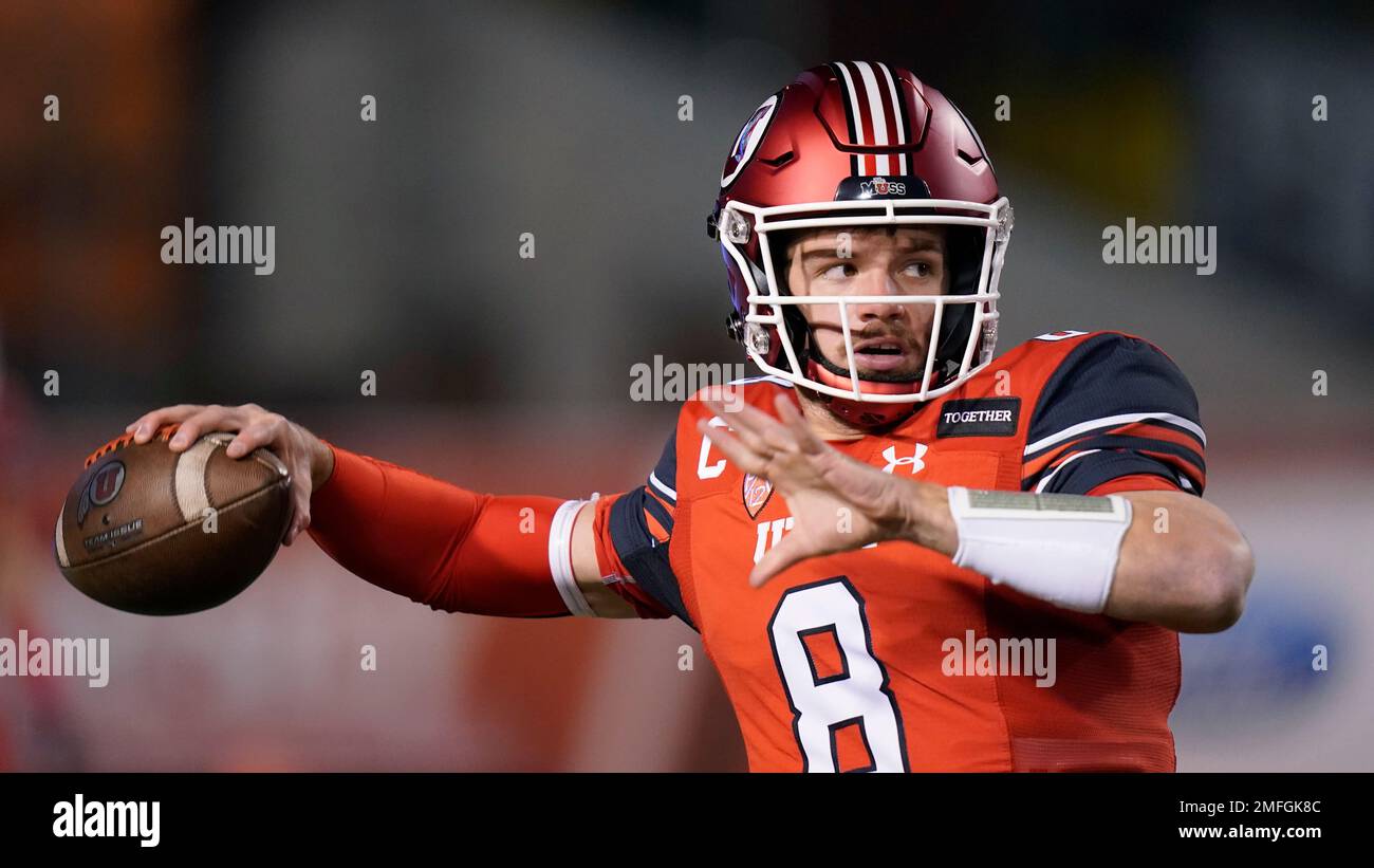 Utah quarterback Jake Bentley warms up for the team's NCAA college ...