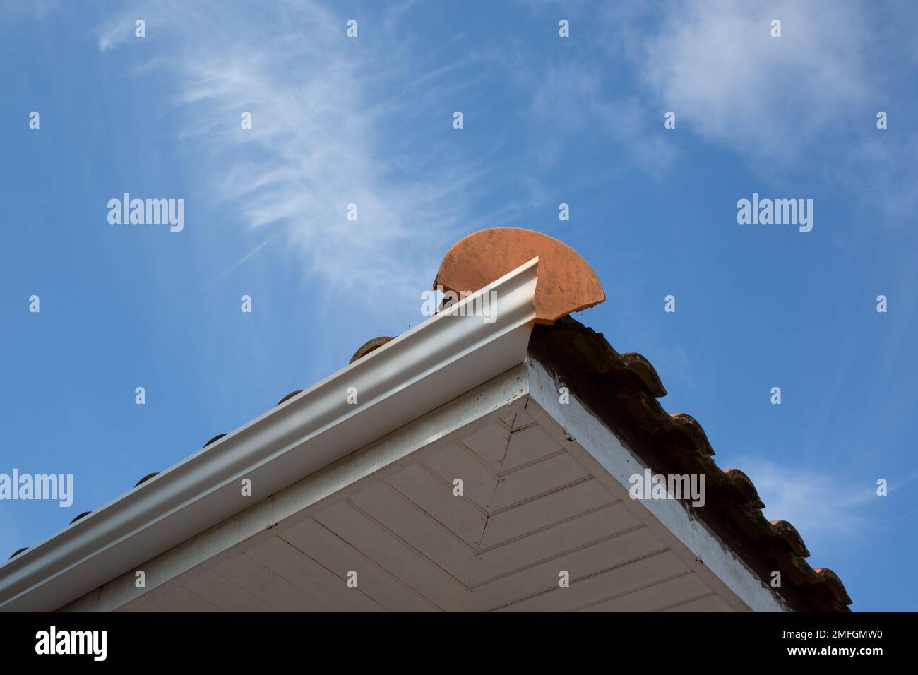 Seamless gutters hi-res stock photography and images - Alamy