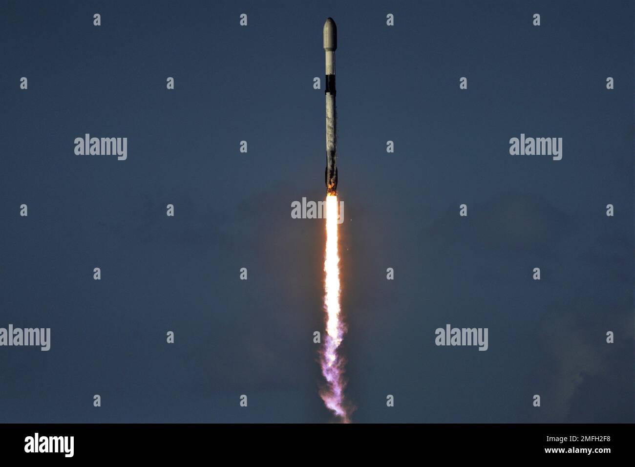 High speed launch hi-res stock photography and images - Alamy