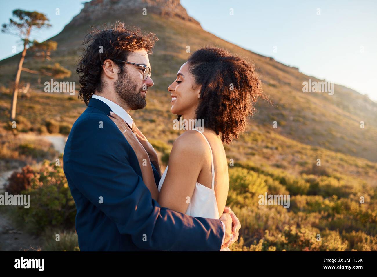 Bride groom hug on mountain hi-res stock photography and images - Alamy