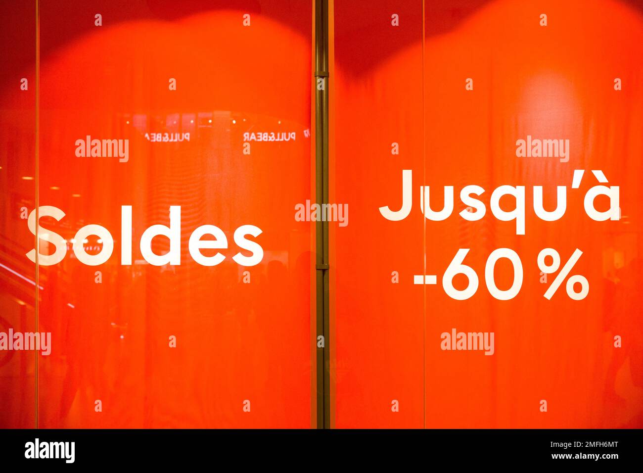 Illustrations of the sales at Les Halles in Paris, the shopping ...