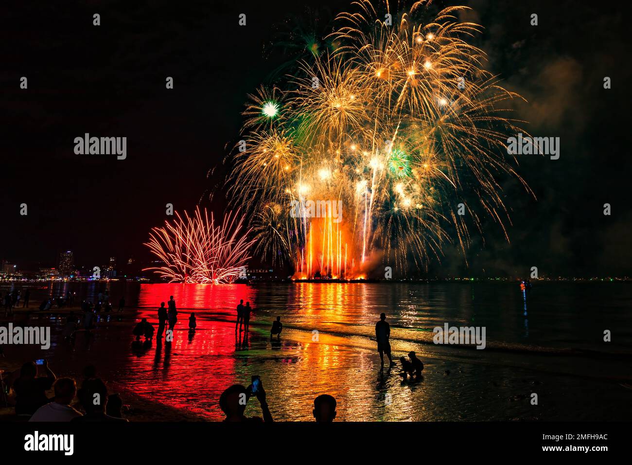International fireworks display, Pattaya, Chonburi, Thailand Stock ...