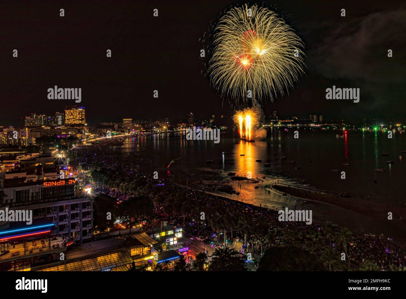 International fireworks display, Pattaya, Chonburi, Thailand Stock ...