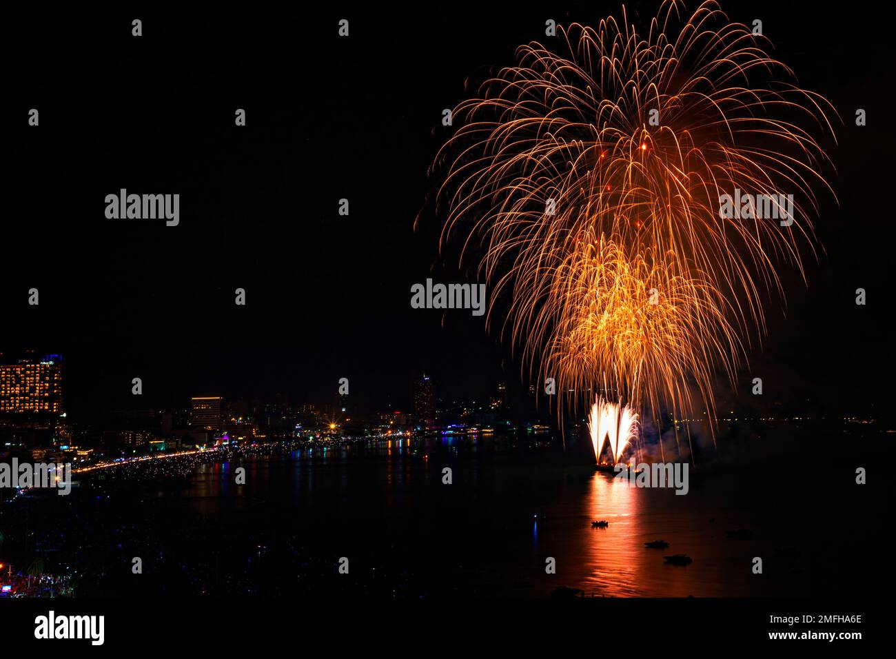 International fireworks display, Pattaya, Chonburi, Thailand Stock ...