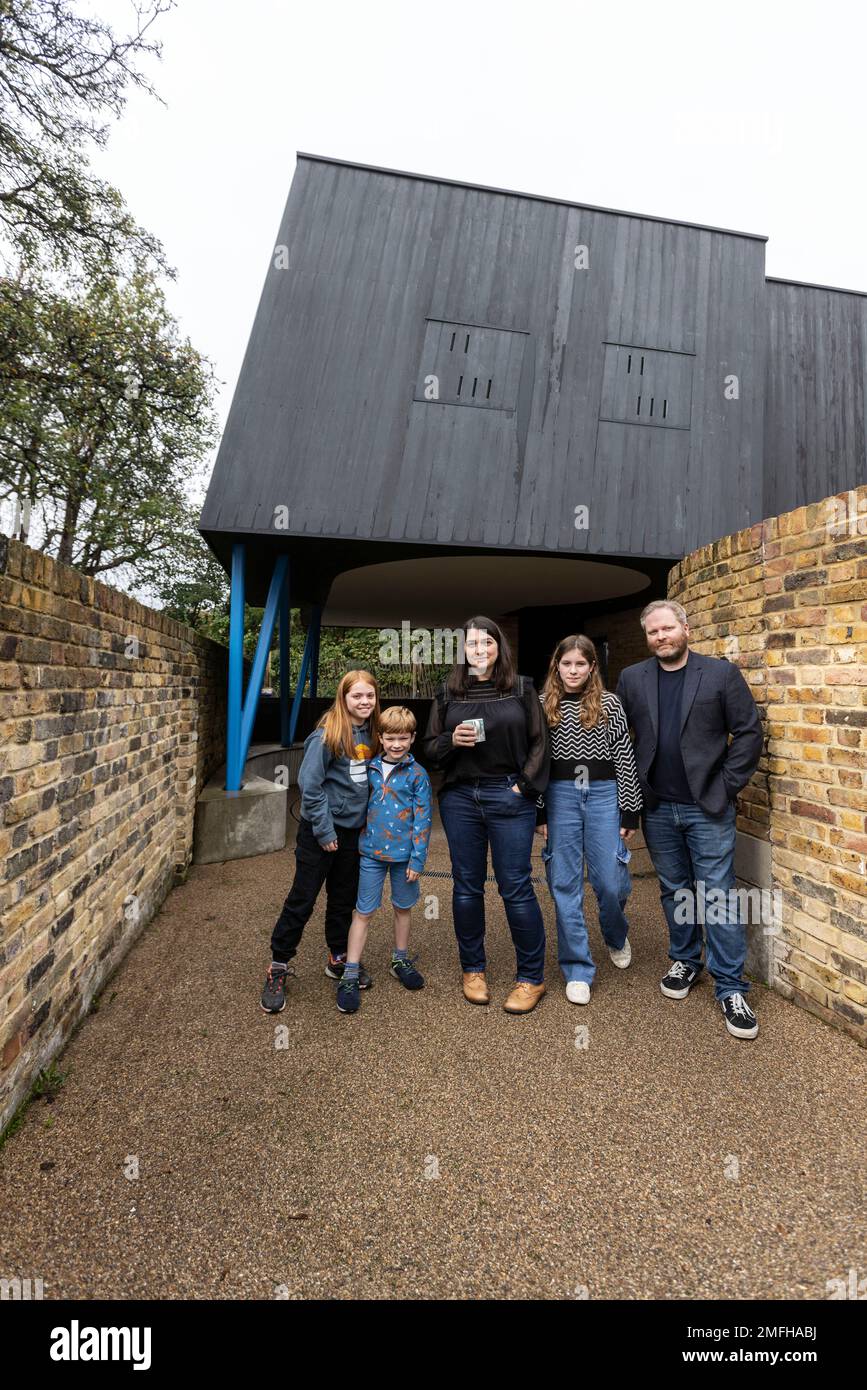 Infil houses property hi-res stock photography and images - Alamy