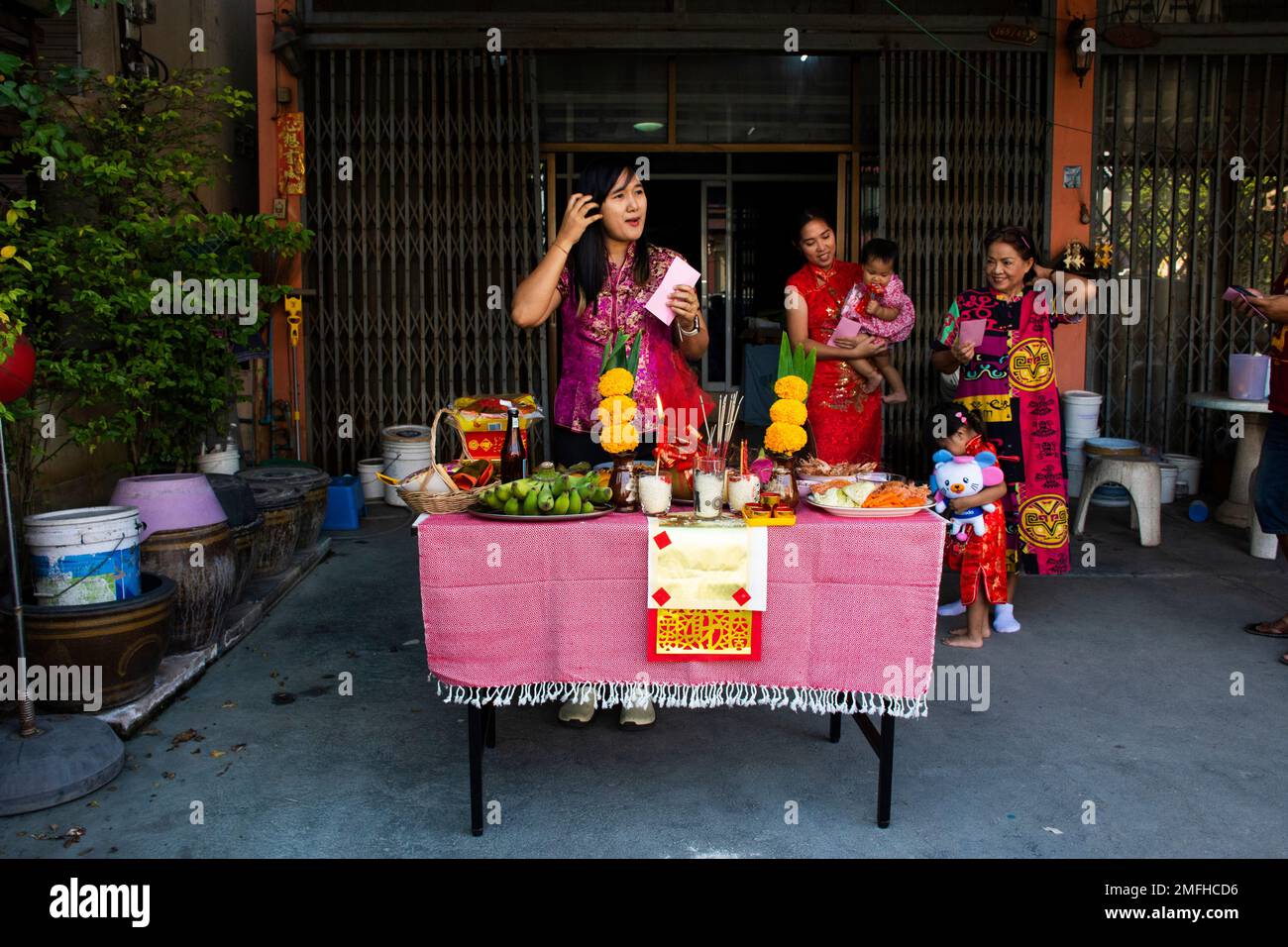 Thai people preparing Sacrificial offering and food drinks for rite ...