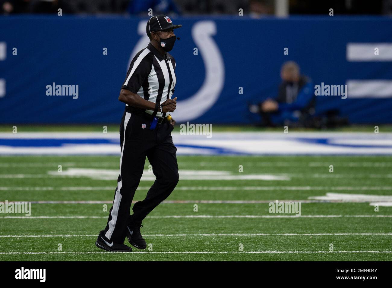 NFL umpire Roy Ellison (81) runs on the field during an NFL football ...