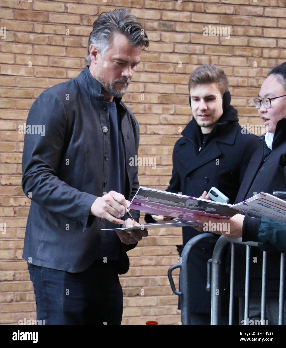 Josh Duhamel on Live with Kelly & Ryan to talk about new movie Shotgun ...