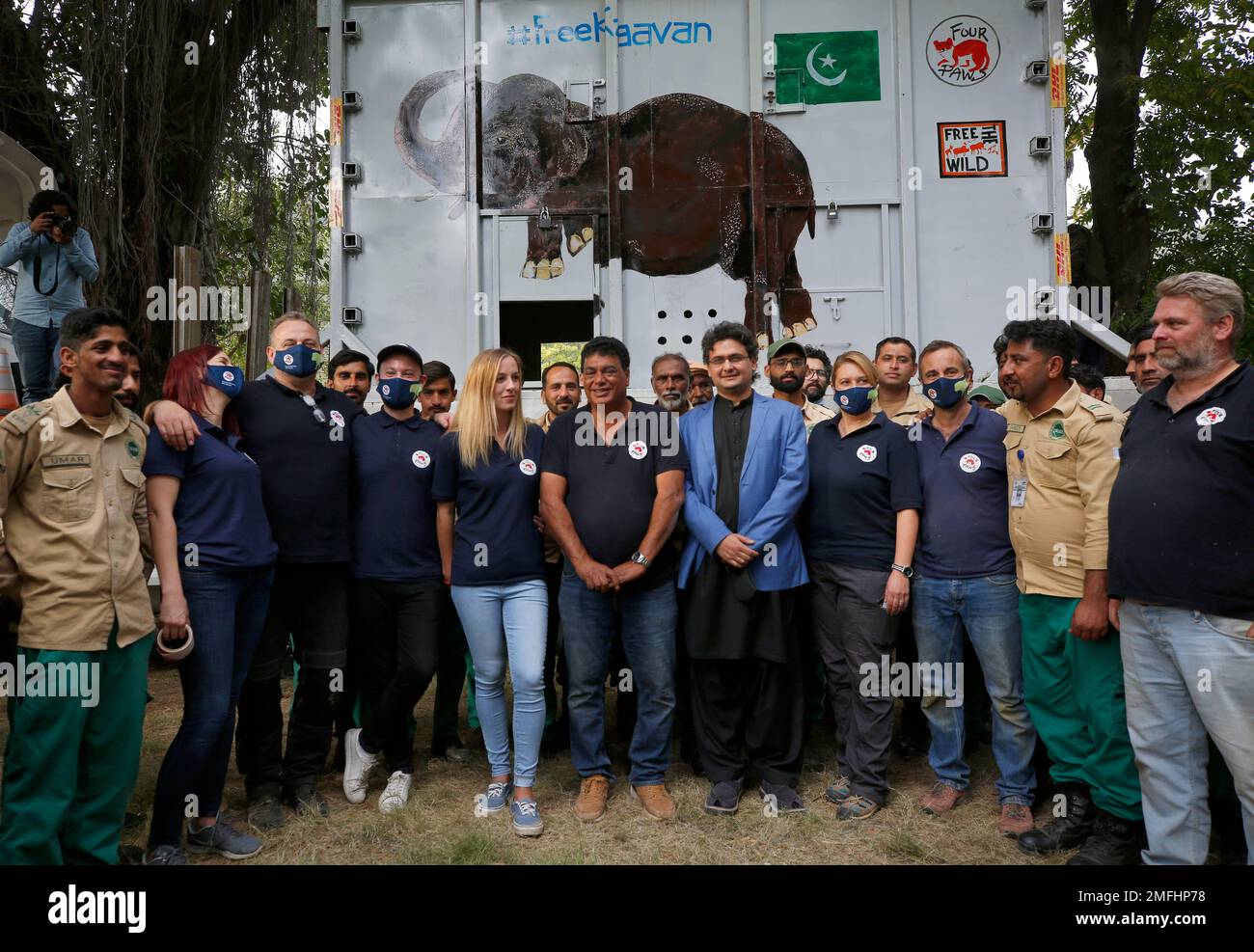 Pakistani wildlife workers, officials and experts from the ...