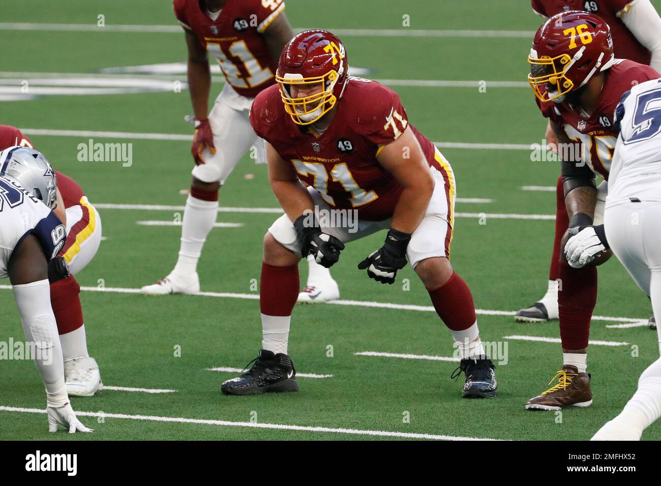 Washington Football Team guard Wes Schweitzer (71) waits for the snap ...